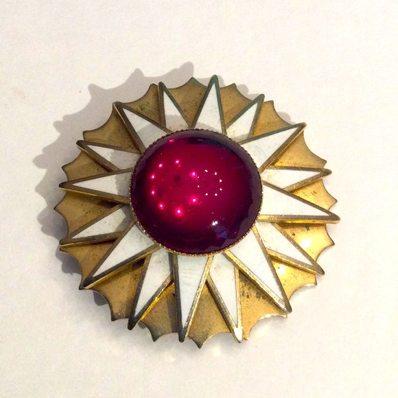 Source Unknown | Jewelry | Vintage 6 Point Star Brooch Gold Tone Ruby ...